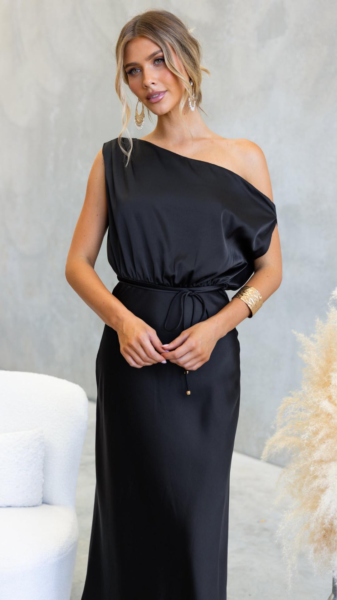 Toperth BLACK Draped Satin One-Shoulder Maxi Dress – Toperth